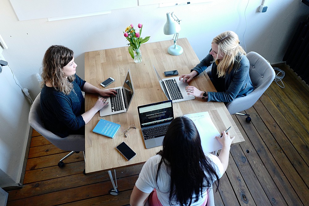 Understanding the Role of Scrum of Scrums in Scaled Agile Framework (SAFe)